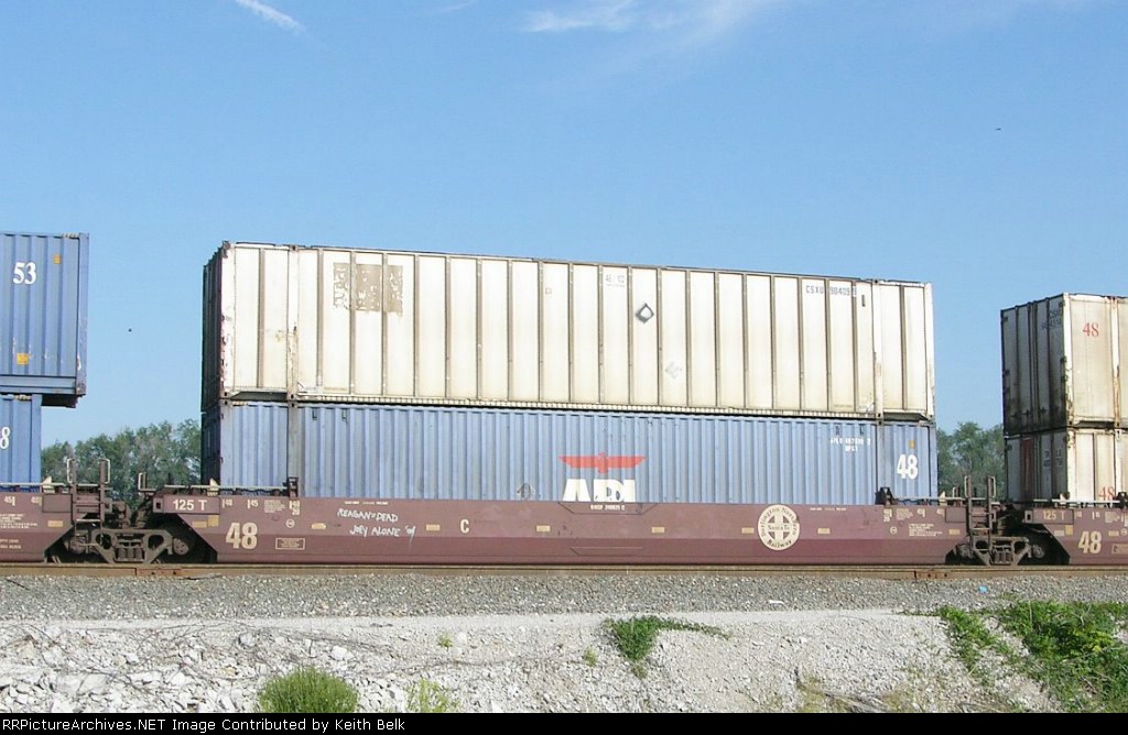 BNSF 240829C and CSXU 98409X